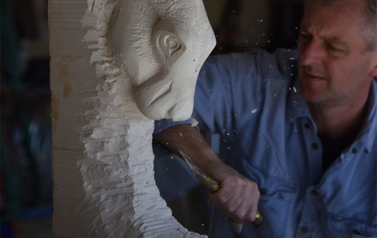 Hamish Mackie Sculptor and his Bronze Wildlife Sculptures